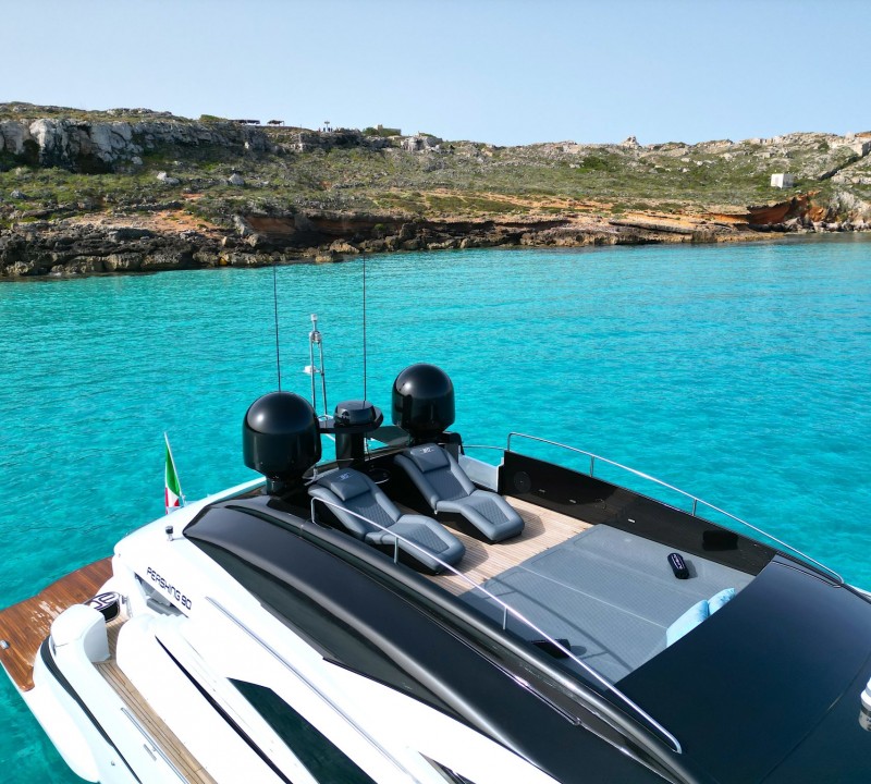 THYKE III Yacht Charter Details, Pershing | CHARTERWORLD Luxury Superyachts